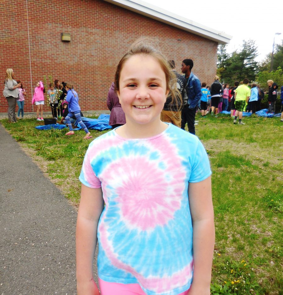 Horticulture Tech students plant trees with third graders at Munger ...